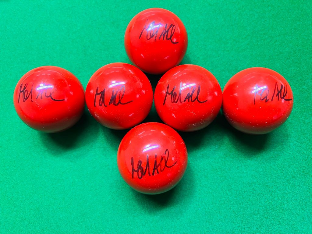 Mark Allen Signed Snooker Balls | markwilliamssnooker.com